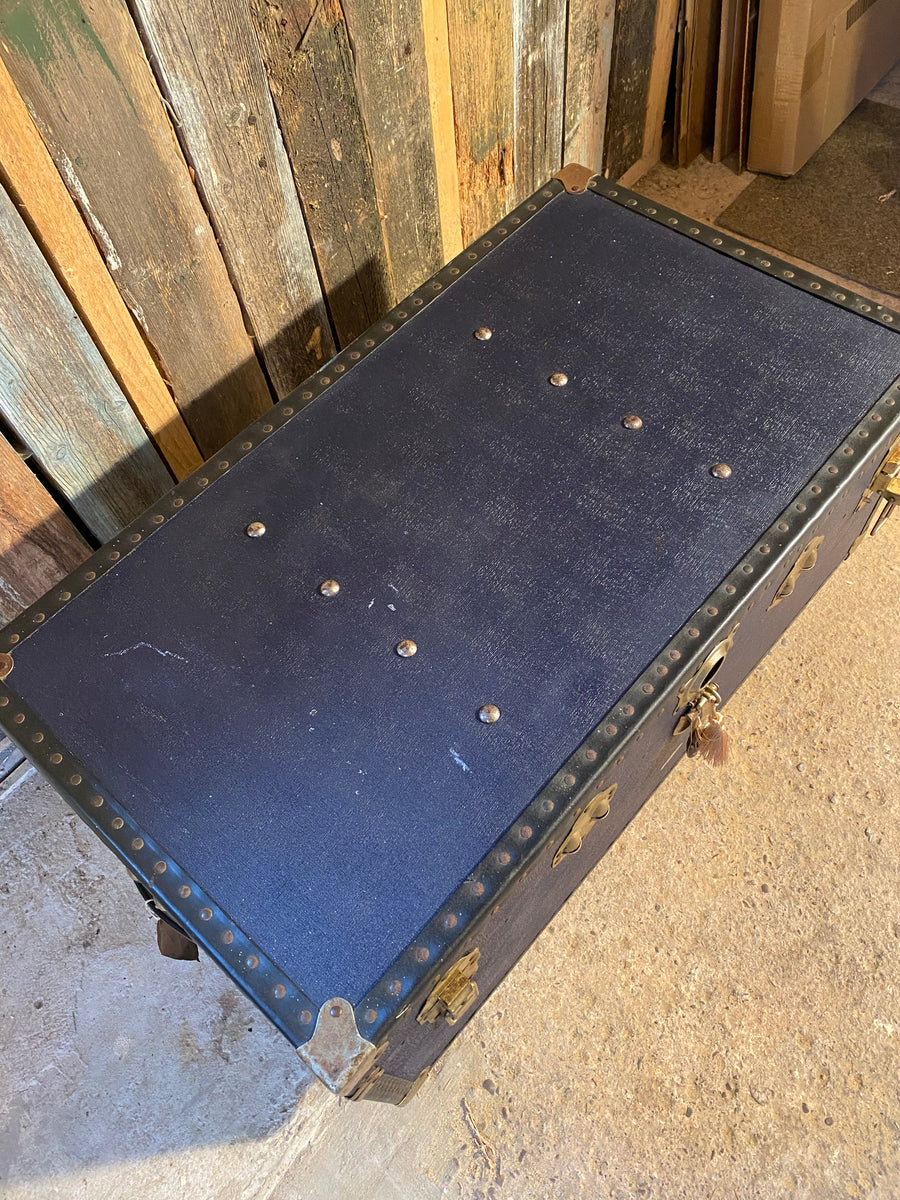 Vintage Overpond Plywood packing trunk - coffee table - blanket box ...